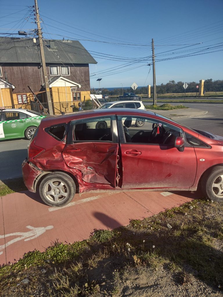 Menor de 14 años provoca choque en Punta Arenas acompañado por su ...